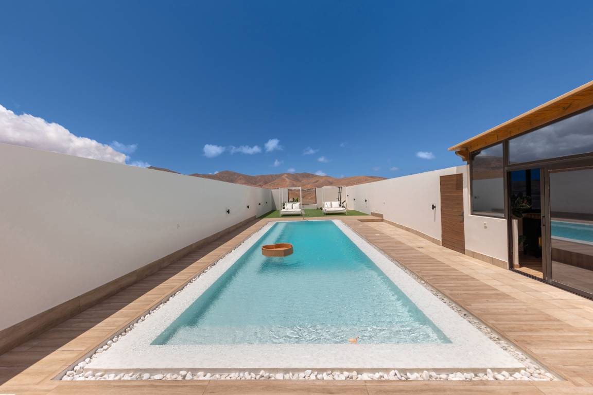 250 M² House ∙ 2 Bedrooms ∙ 4 Guests - Antigua