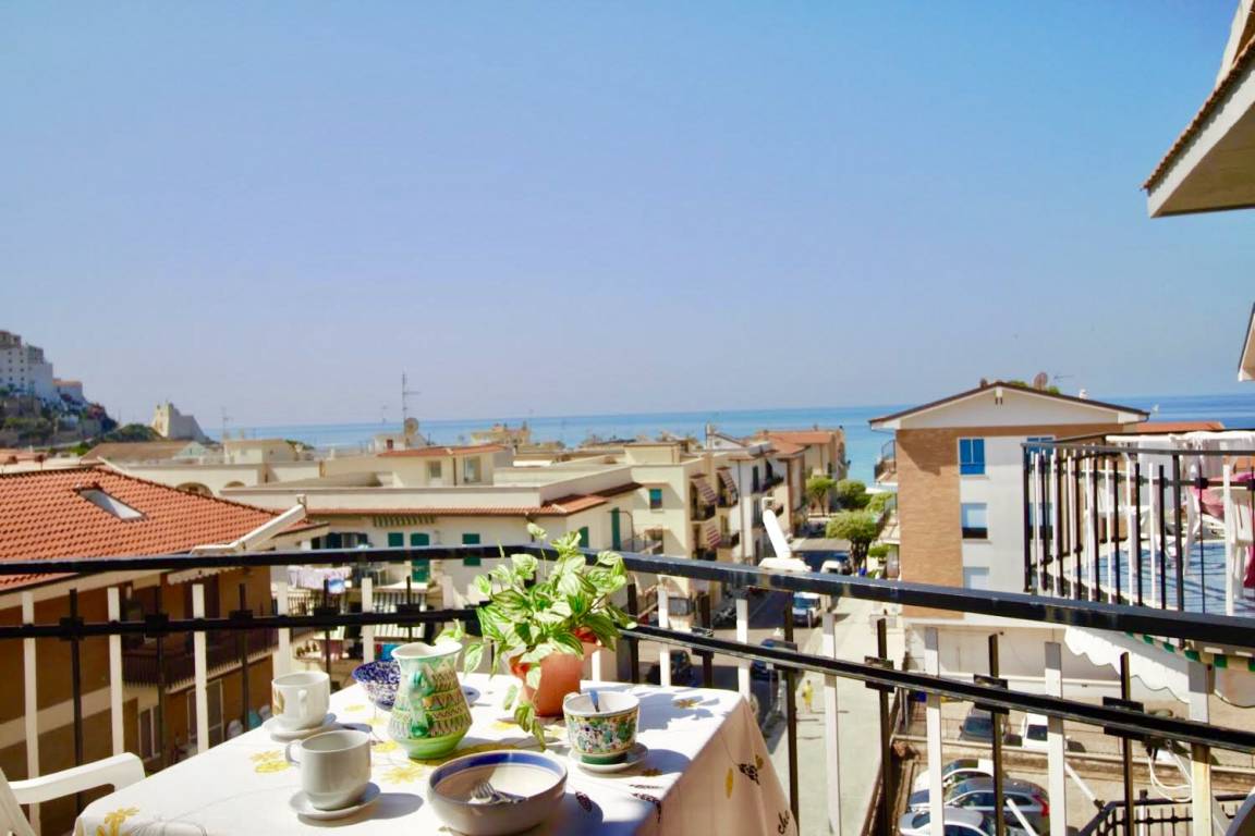 100 M² Apartamento ∙ 3 Habitaciones ∙ 8 Huéspedes - Sperlonga