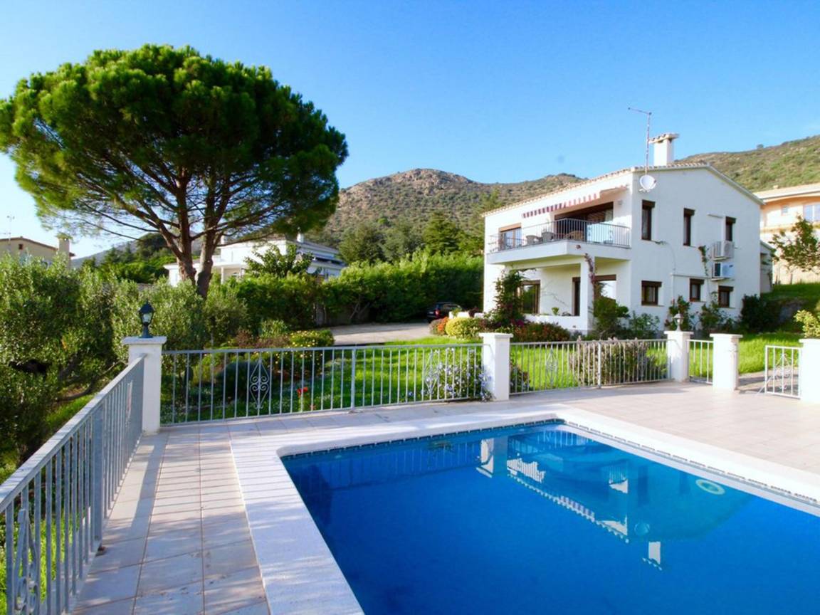 185 M² Cottage ∙ 4 Chambres ∙ 8 Personnes - Costa Brava