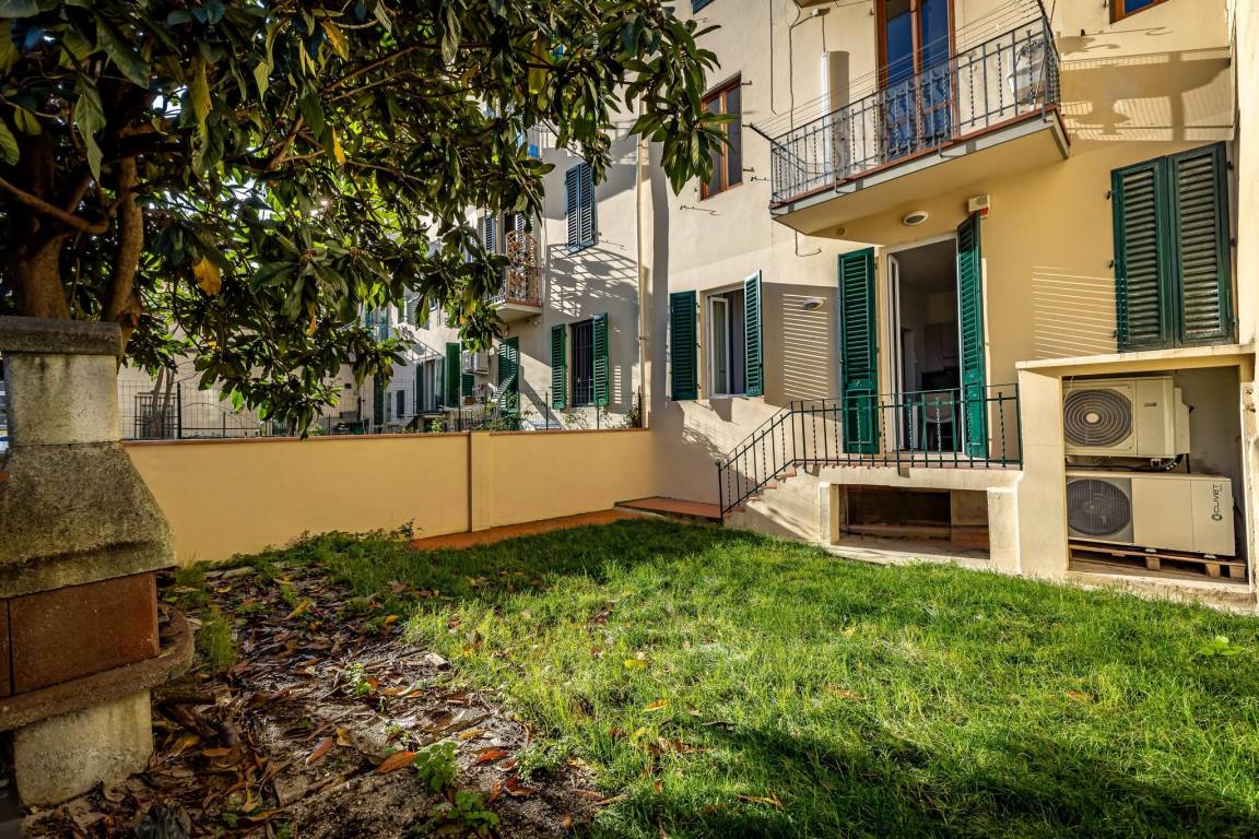 82 M² Apartamento ∙ 2 Habitaciones ∙ 6 Huéspedes - Florencia