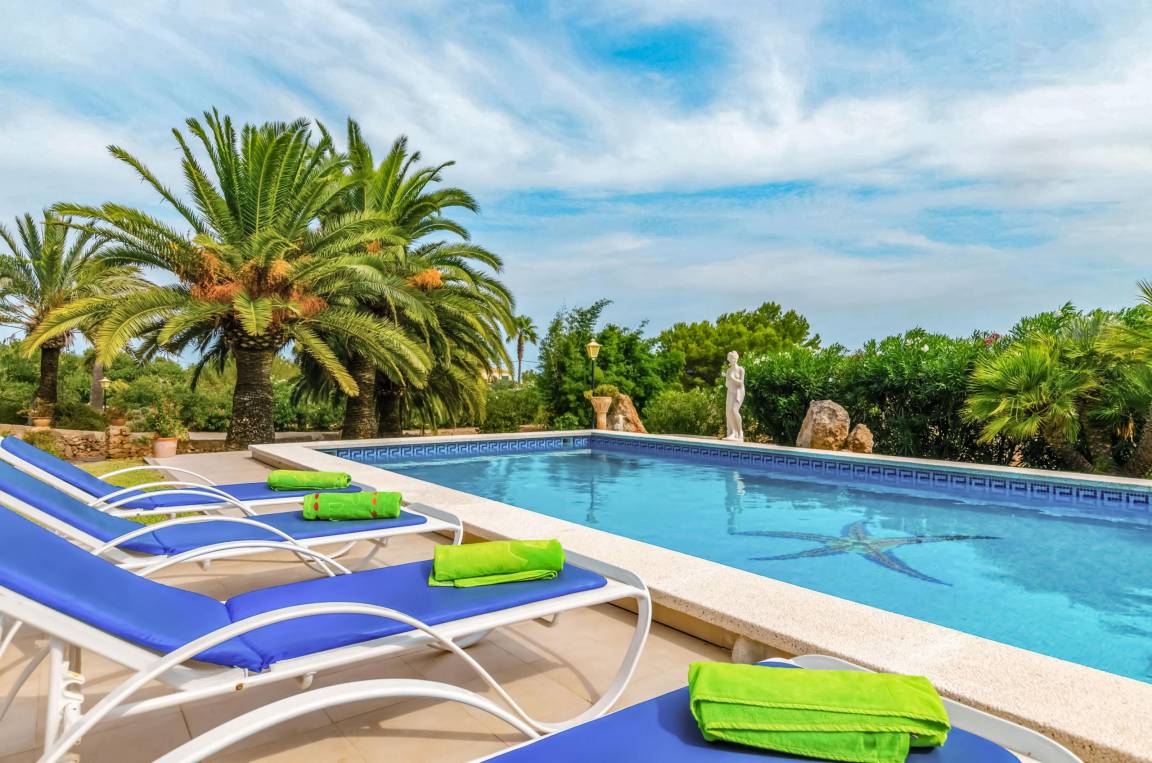 300 M² Villa ∙ 5 Bedrooms ∙ 8 Guests - Ses Salines