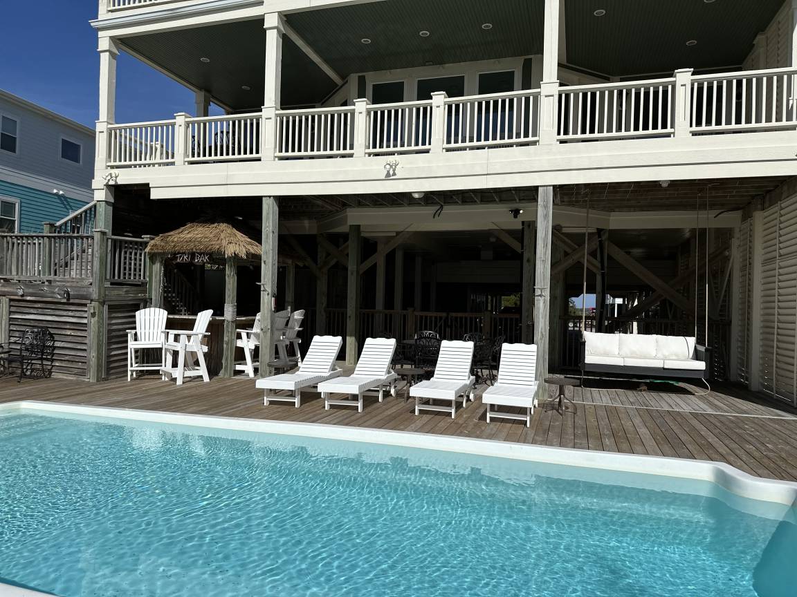 864 M² House ∙ 16 Bedrooms ∙ 50 Guests - Sunset Beach, NC