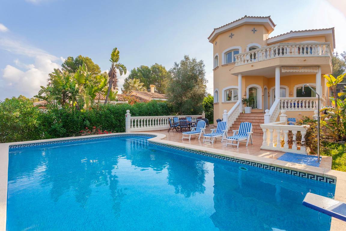 140 M² Villa ∙ 3 Bedrooms ∙ 6 Guests - Santa Ponsa
