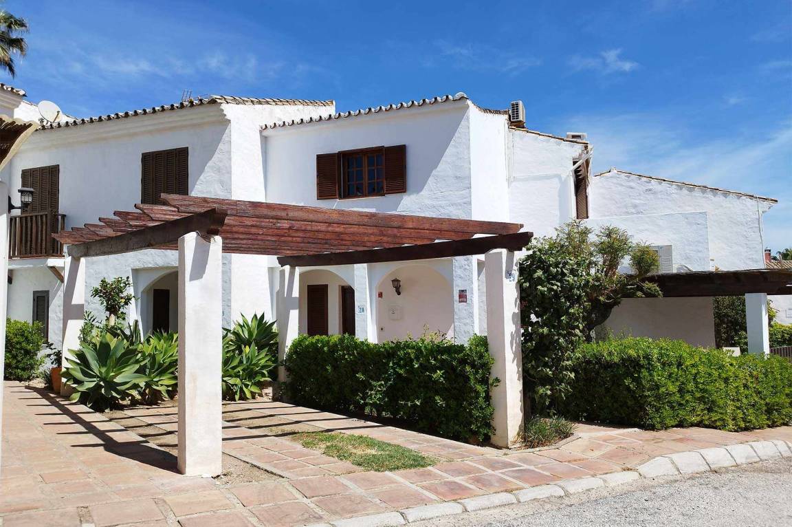 150 M² House ∙ 4 Bedrooms ∙ 8 Guests - Estepona