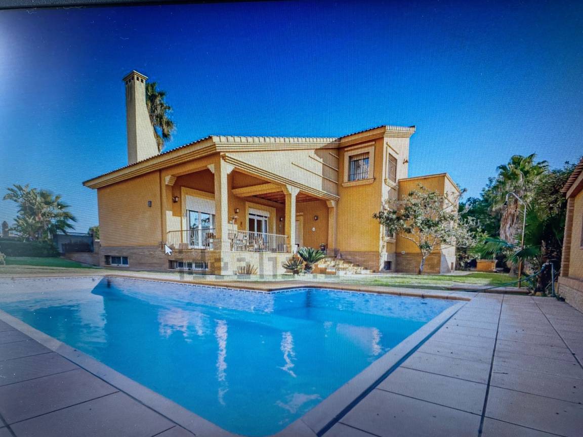 Chalet ∙ 5 Bedrooms ∙ 8 Guests - Aljaraque