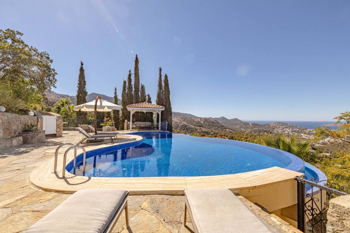 600 M² Villa ∙ 5 Bedrooms ∙ 10 Guests - Ortakent
