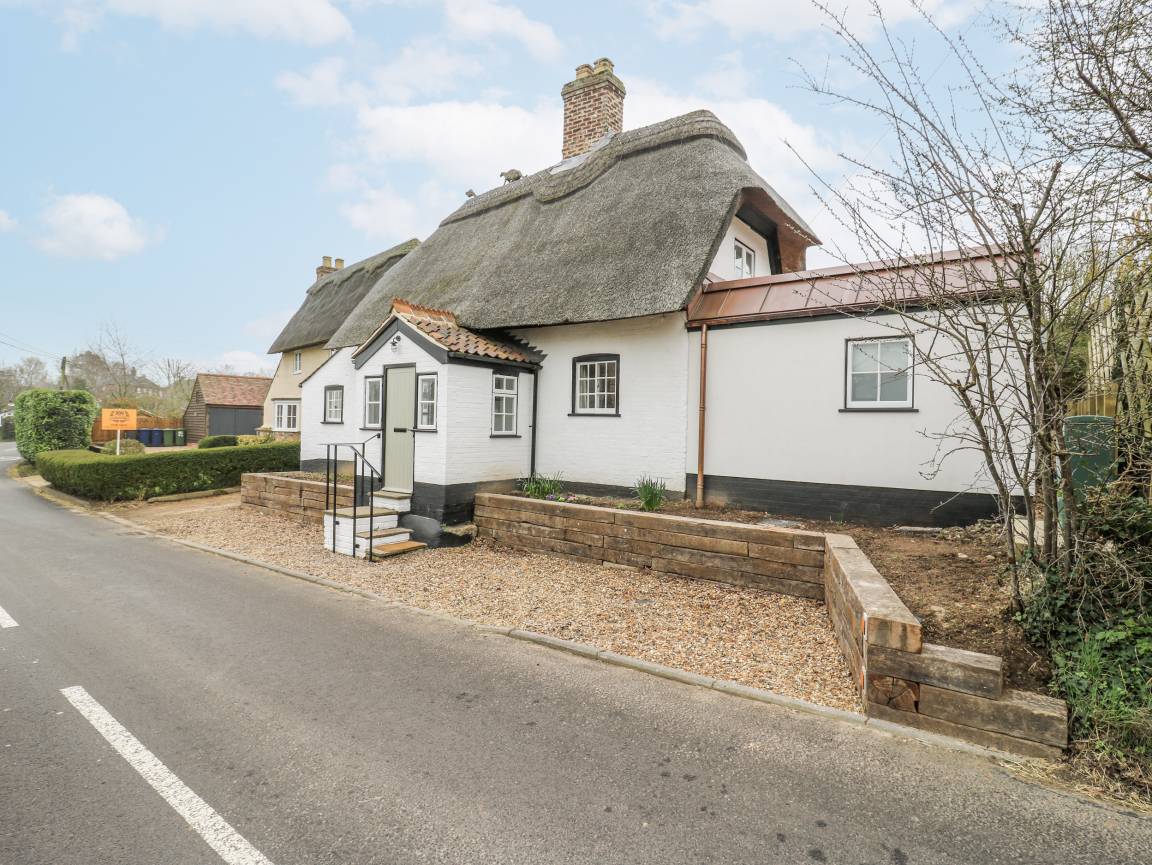 Cottage ∙ 2 Bedrooms ∙ 4 Guests - Bedfordshire