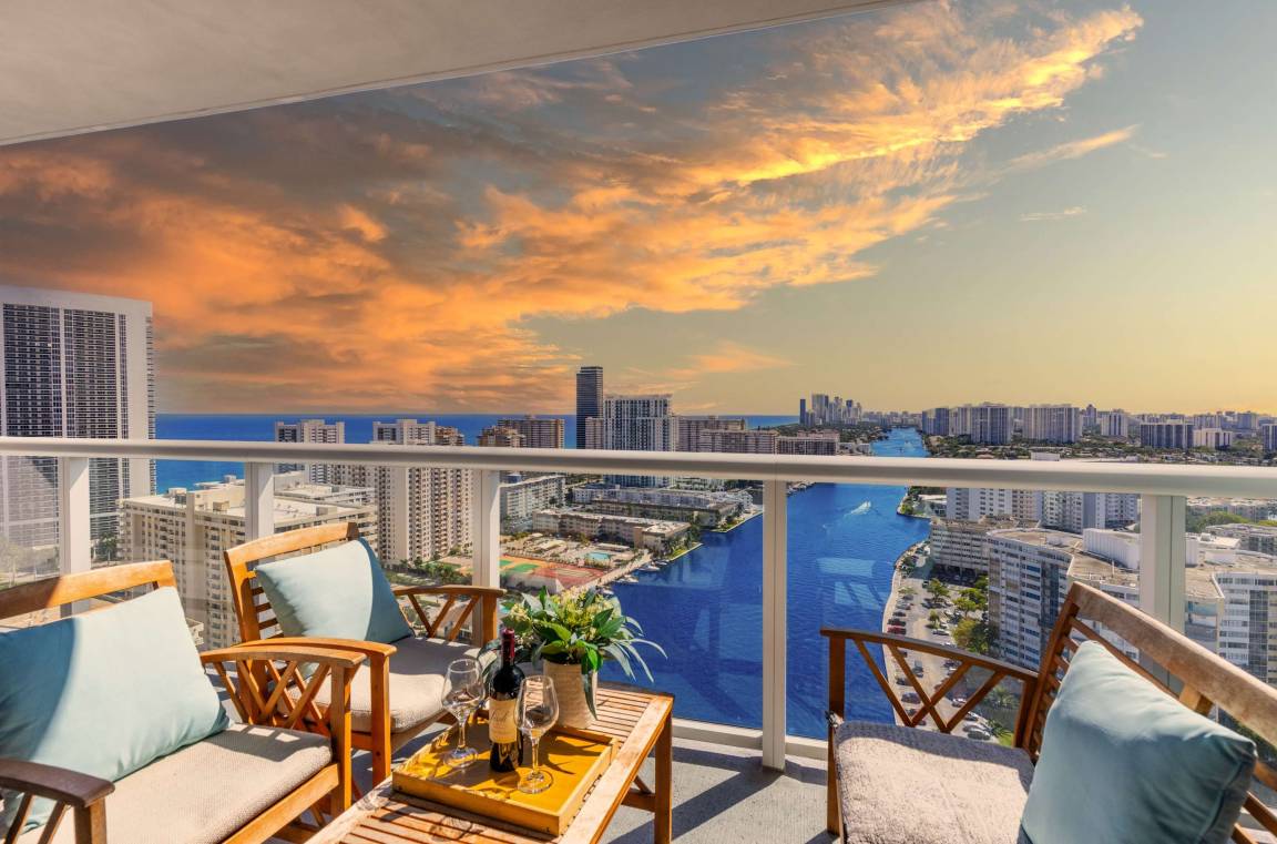 Apartment ∙ 1 Bedroom ∙ 3 Guests - Hallandale Beach, FL
