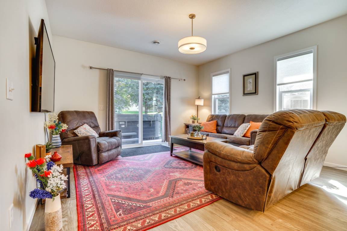 129 M² House ∙ 3 Bedrooms ∙ 11 Guests - Mankato, MN
