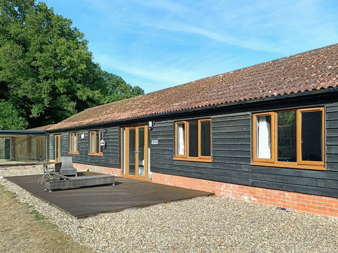Cottage ∙ 2 Bedrooms ∙ 4 Guests - Colchester