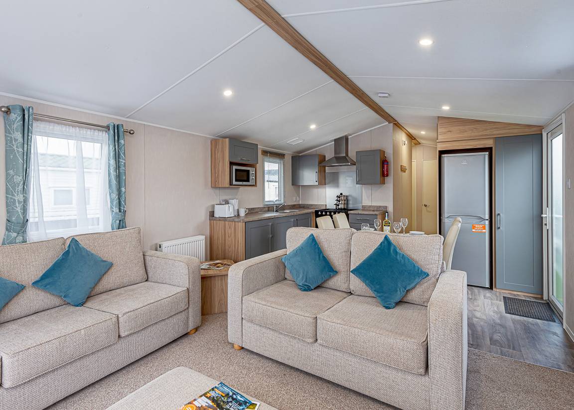 Caravan ∙ 3 Bedrooms ∙ 6 Guests - Wales