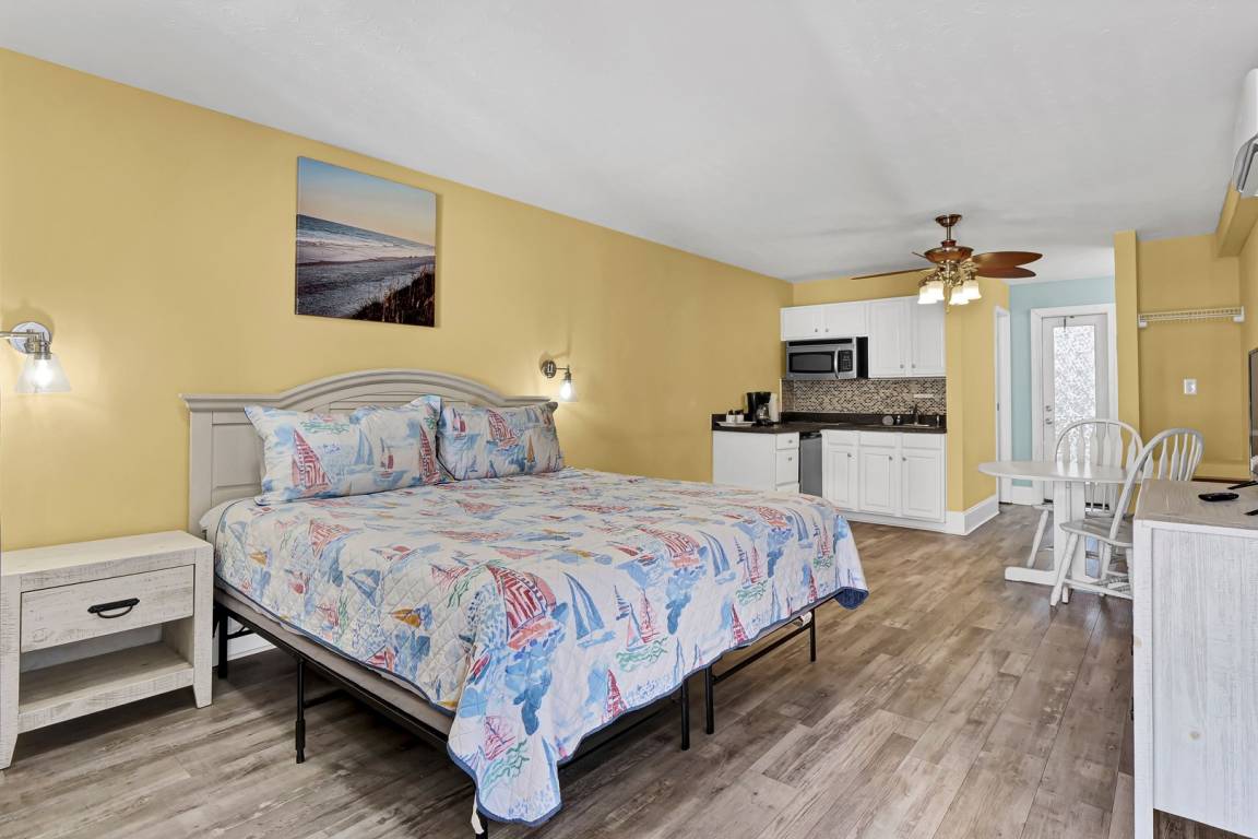Hotel ∙ 1 Bedroom ∙ 2 Guests - Surf City, NC
