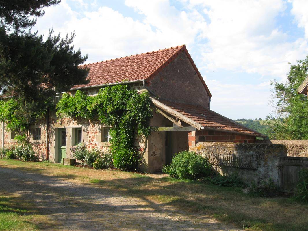 125 M² Gîte ∙ 3 Chambres ∙ 6 Personnes - Allier