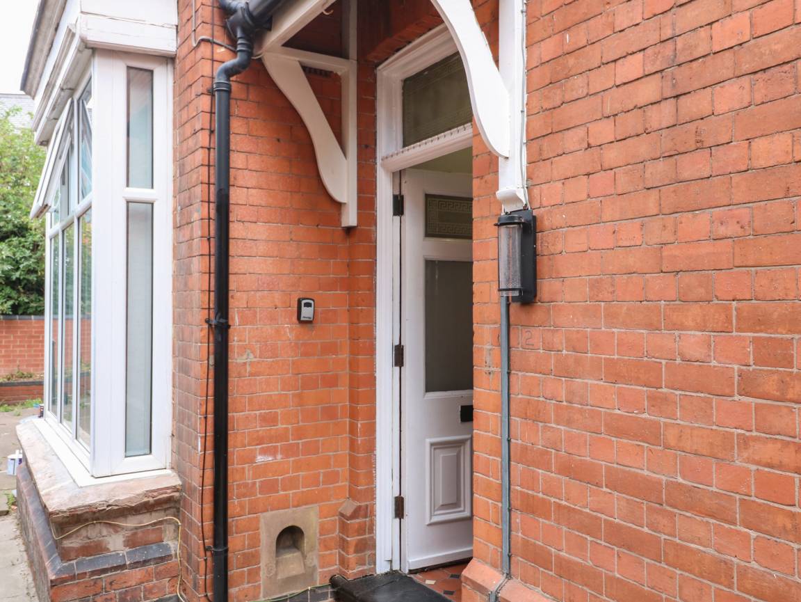 Cottage ∙ 6 Bedrooms ∙ 12 Guests - Leicester