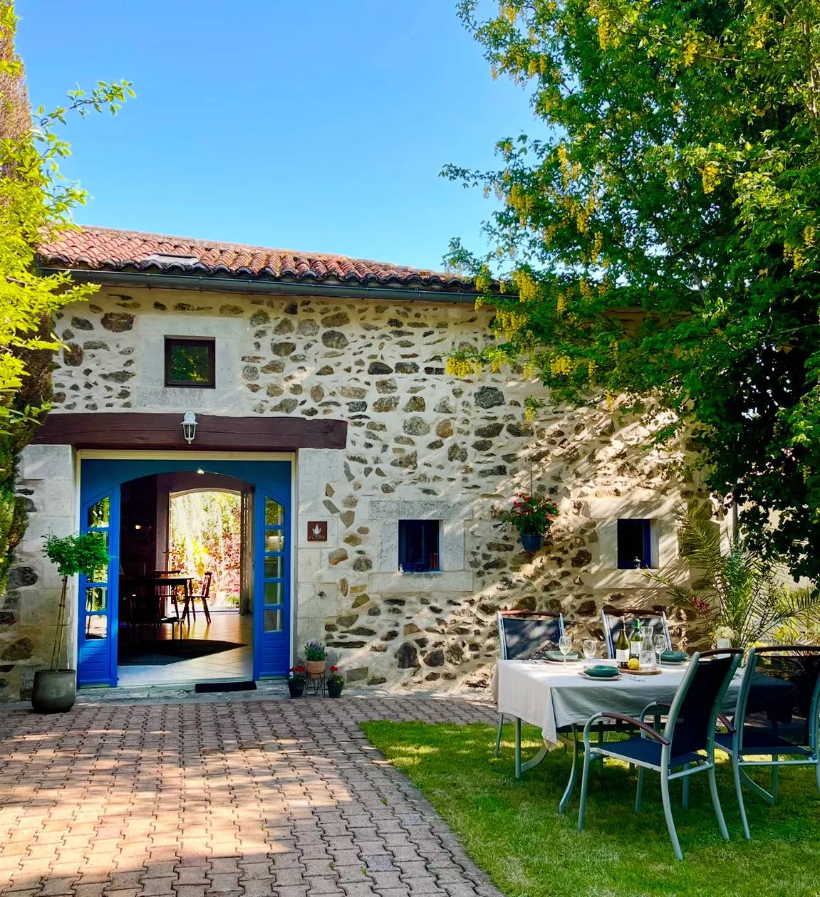 100 M² House ∙ 3 Bedrooms ∙ 6 Guests - Nontron
