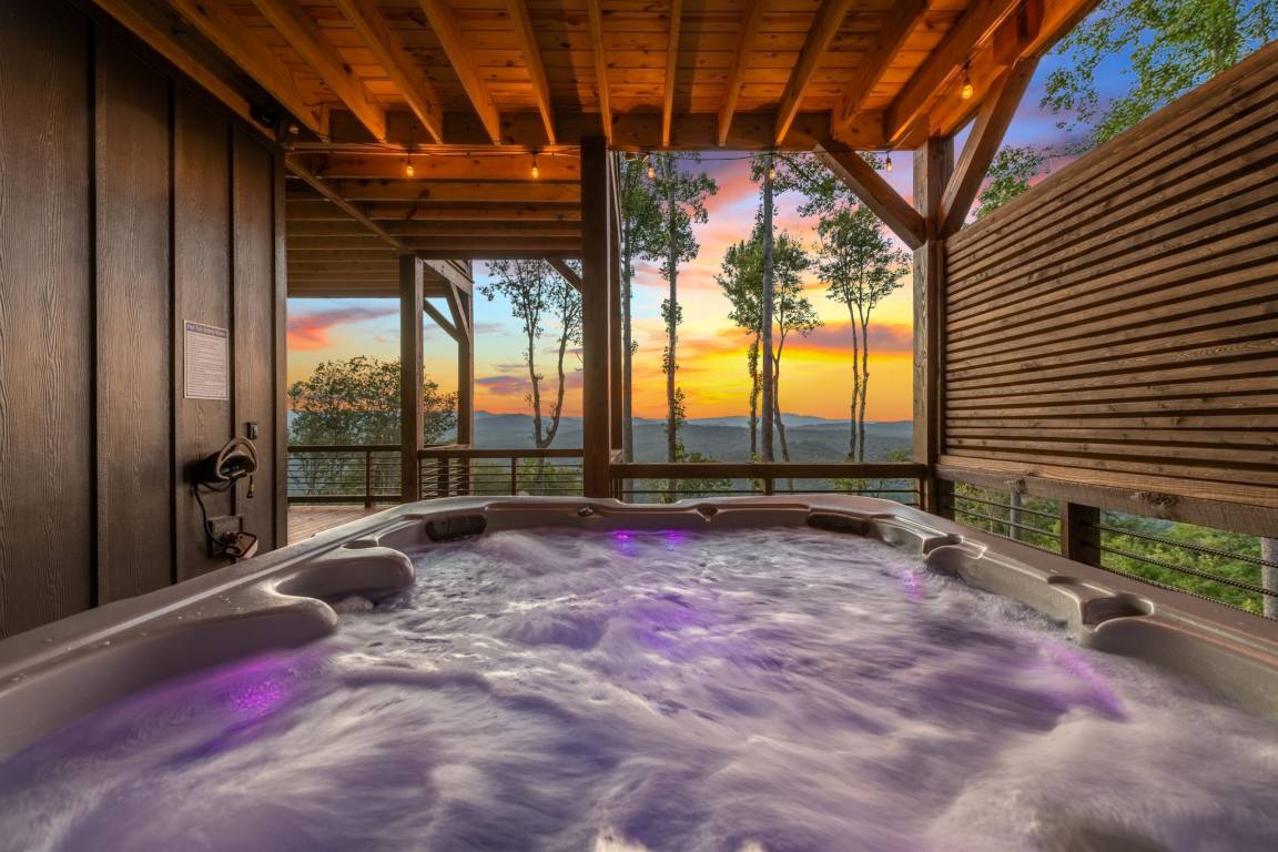 311 M² Cabin ∙ 6 Bedrooms ∙ 12 Guests - Blue Ridge, GA