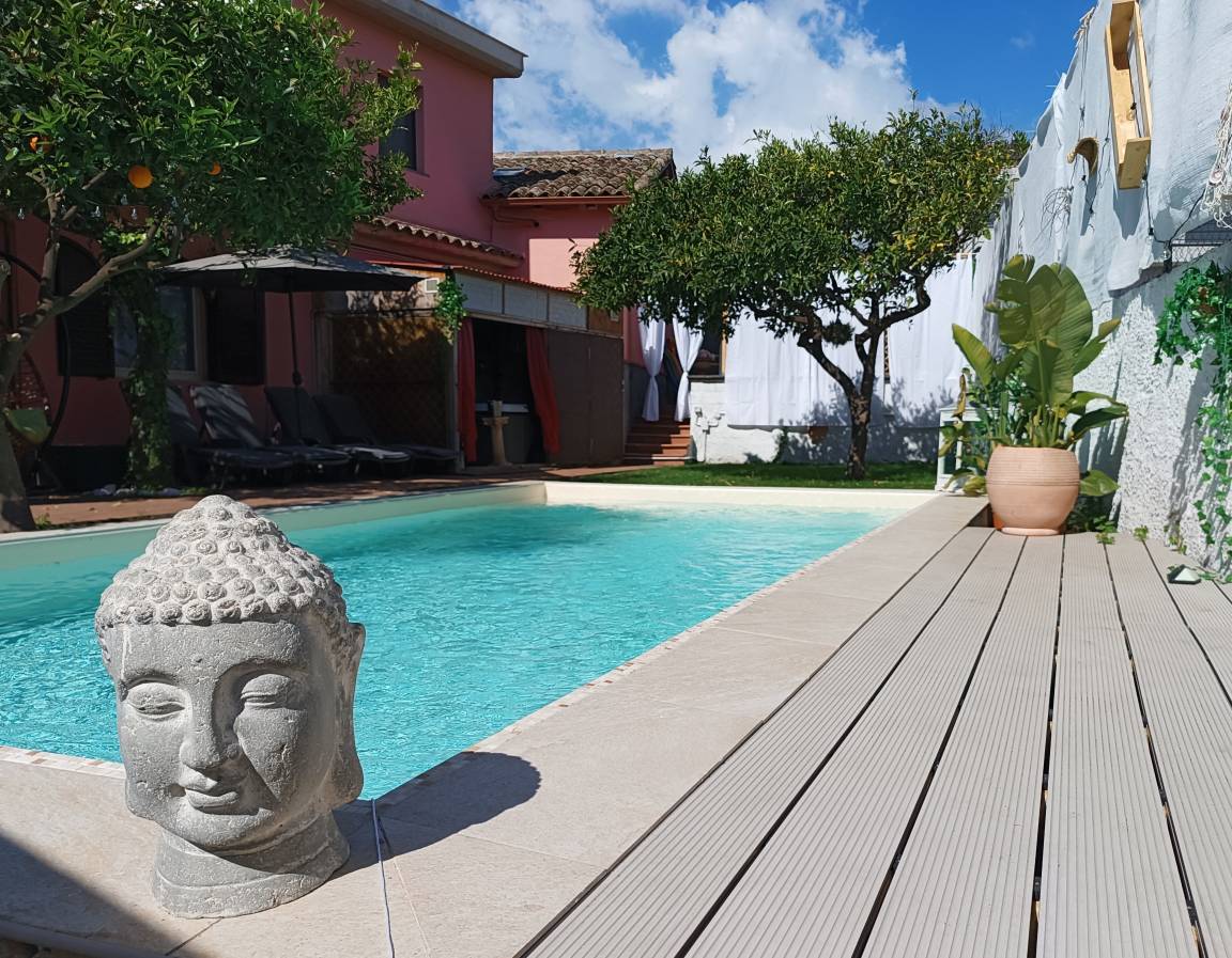 150 M² Villa ∙ 3 Bedrooms ∙ 11 Guests - Milo