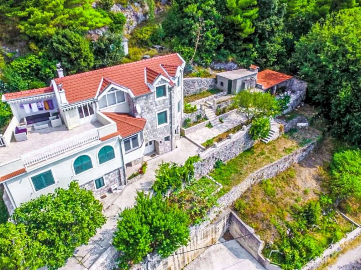 200 M² Apartment ∙ 3 Bedrooms ∙ 5 Guests - Brela