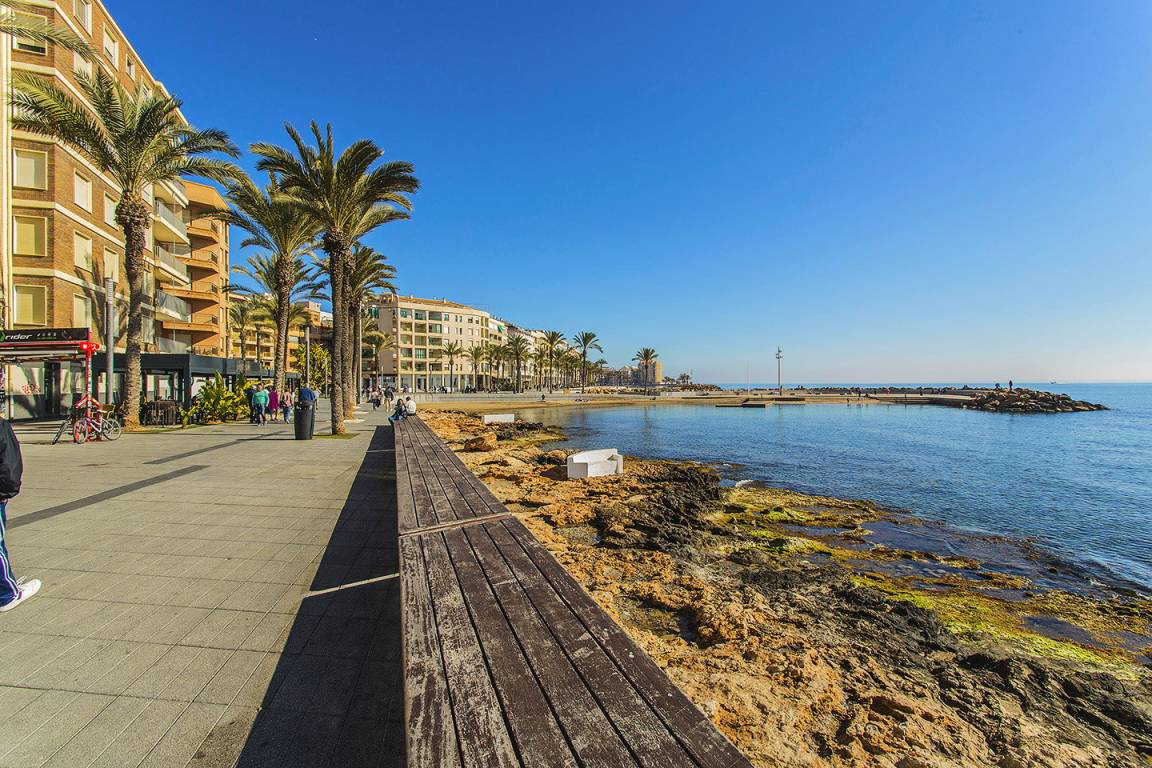 66 M² Apartment ∙ 2 Bedrooms ∙ 4 Guests - Torrevieja