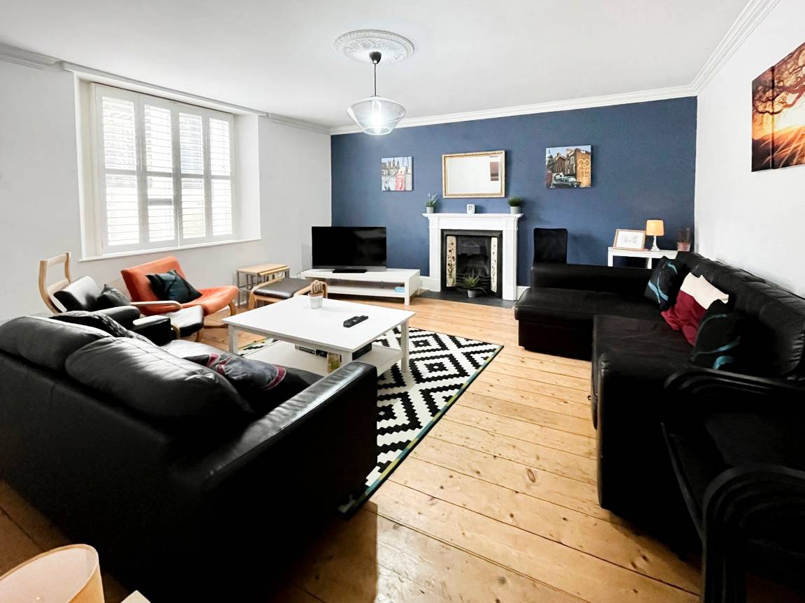 Cottage ∙ 3 Bedrooms ∙ 6 Guests - Bristol