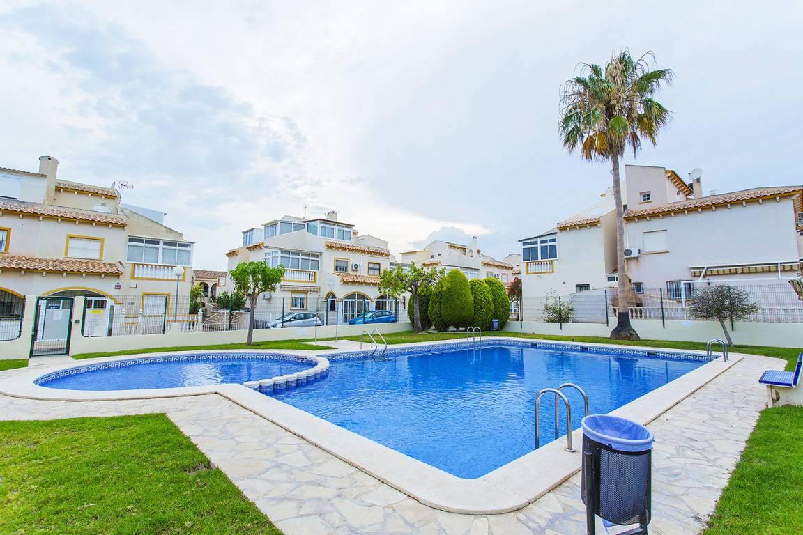 65 M² House ∙ 2 Bedrooms ∙ 4 Guests - La Zenia