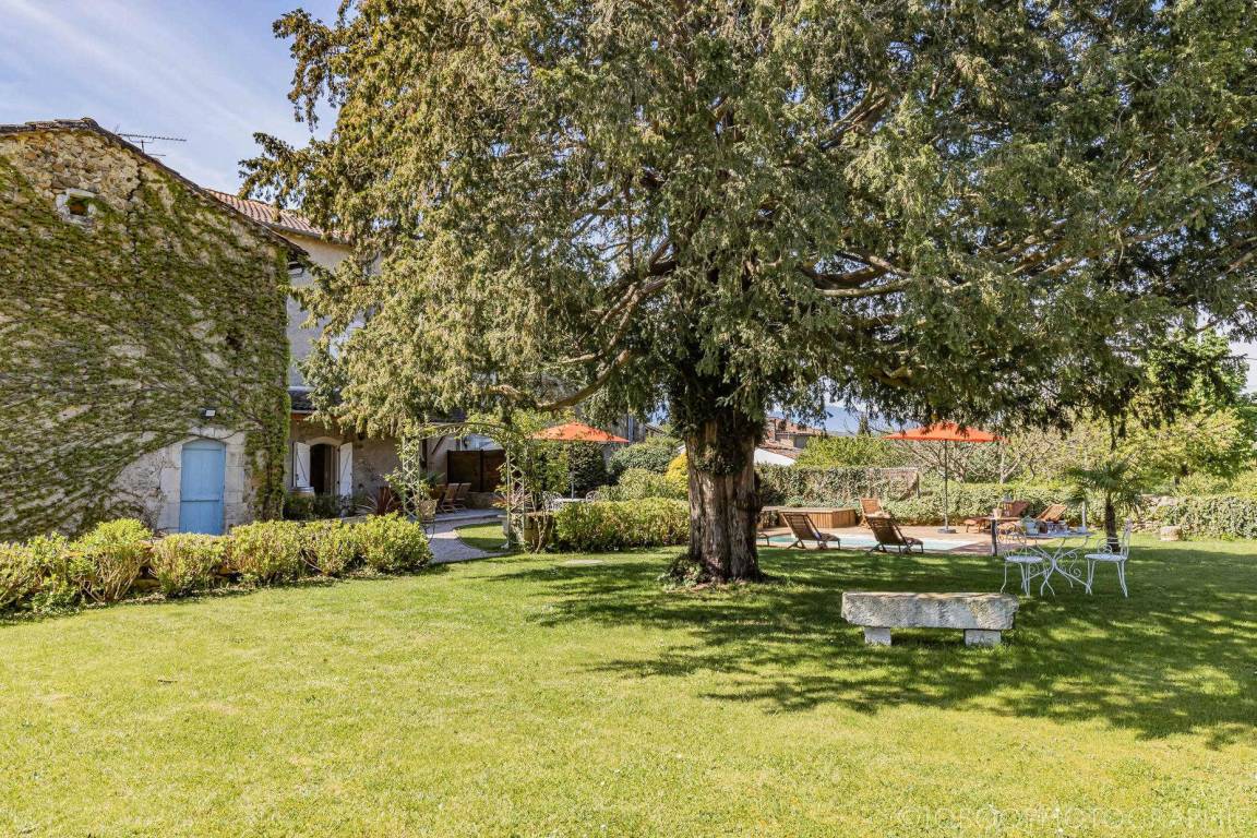 300 M² Gîte ∙ 5 Chambres ∙ 12 Personnes - Haute-Garonne