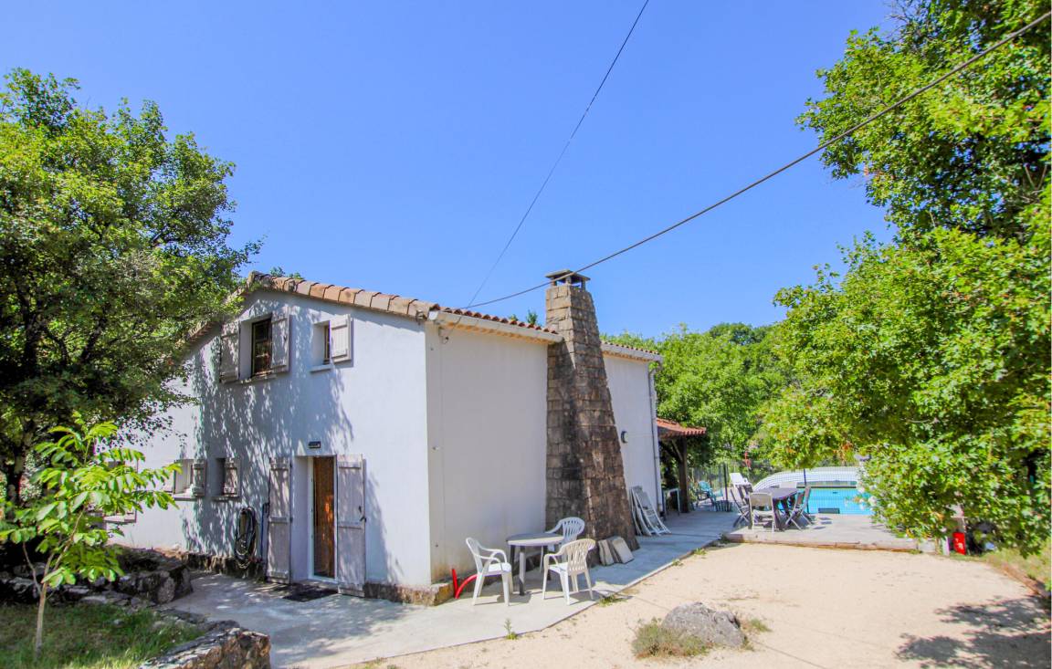 150 M² Maison De Vacances ∙ 5 Chambres ∙ 14 Personnes - Balazuc