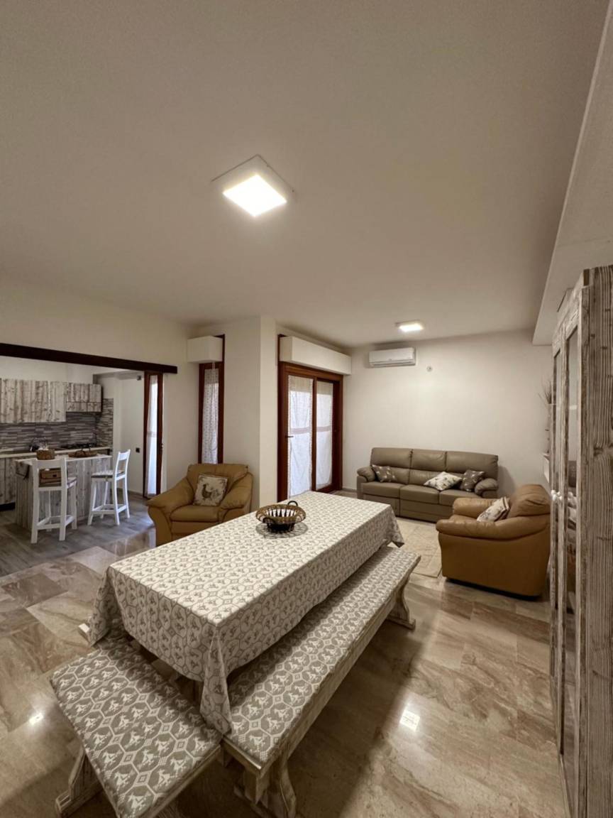 100 M² Apartamento ∙ 3 Quartos ∙ 5 Hóspedes - Cagliari