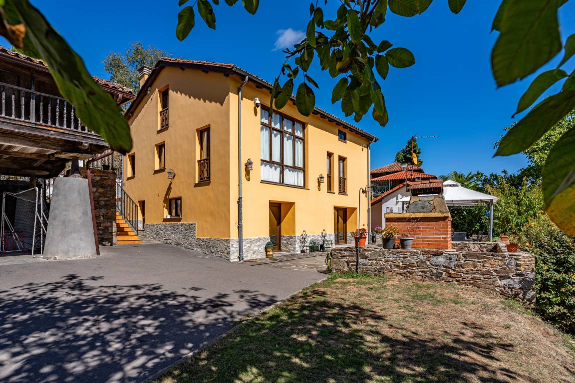 180 M² Casa ∙ 5 Habitaciones ∙ 15 Huéspedes - Pravia