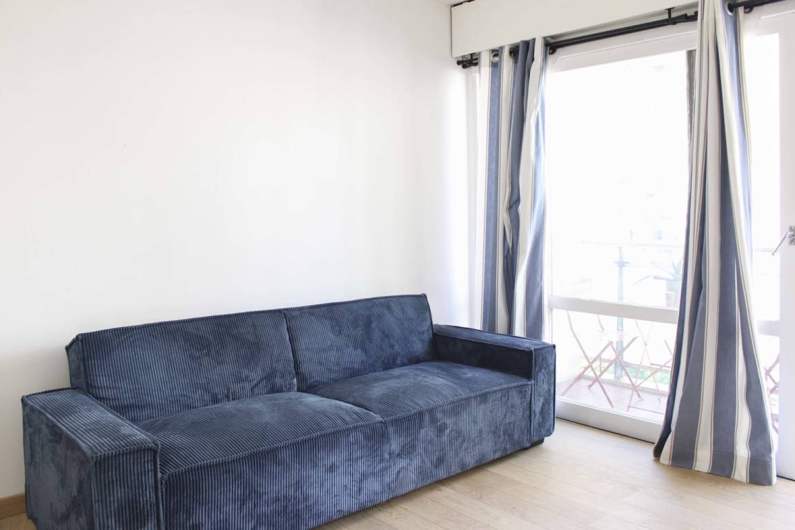 30 M² Huoneisto ∙ 1 Makuuhuone ∙ 3 Vierasta - Courbevoie
