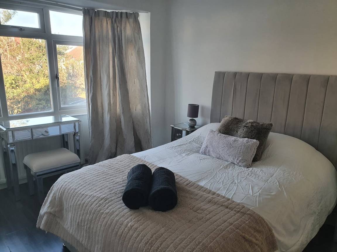 82 M² House ∙ 3 Bedrooms ∙ 5 Guests - Twickenham
