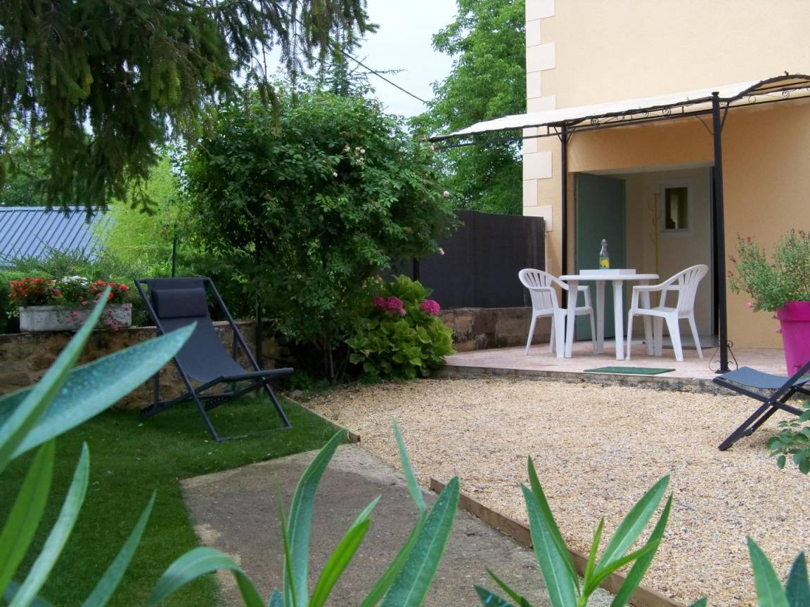 77 M² Gîte ∙ 2 Chambres ∙ 4 Personnes - Dordogne