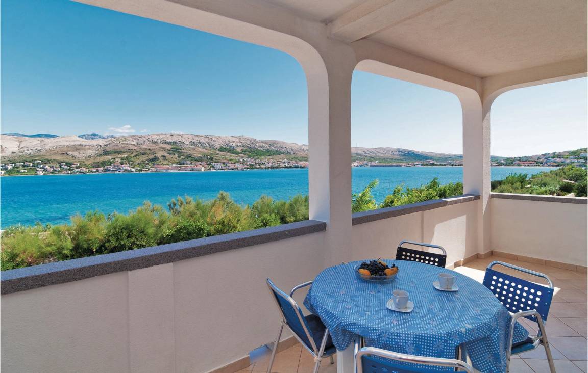 55 M² Apartment ∙ 2 Bedrooms ∙ 4 Guests - Pag