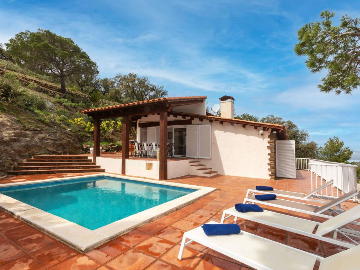 200 M² Maison De Vacances ∙ 4 Chambres ∙ 8 Personnes - Llançà