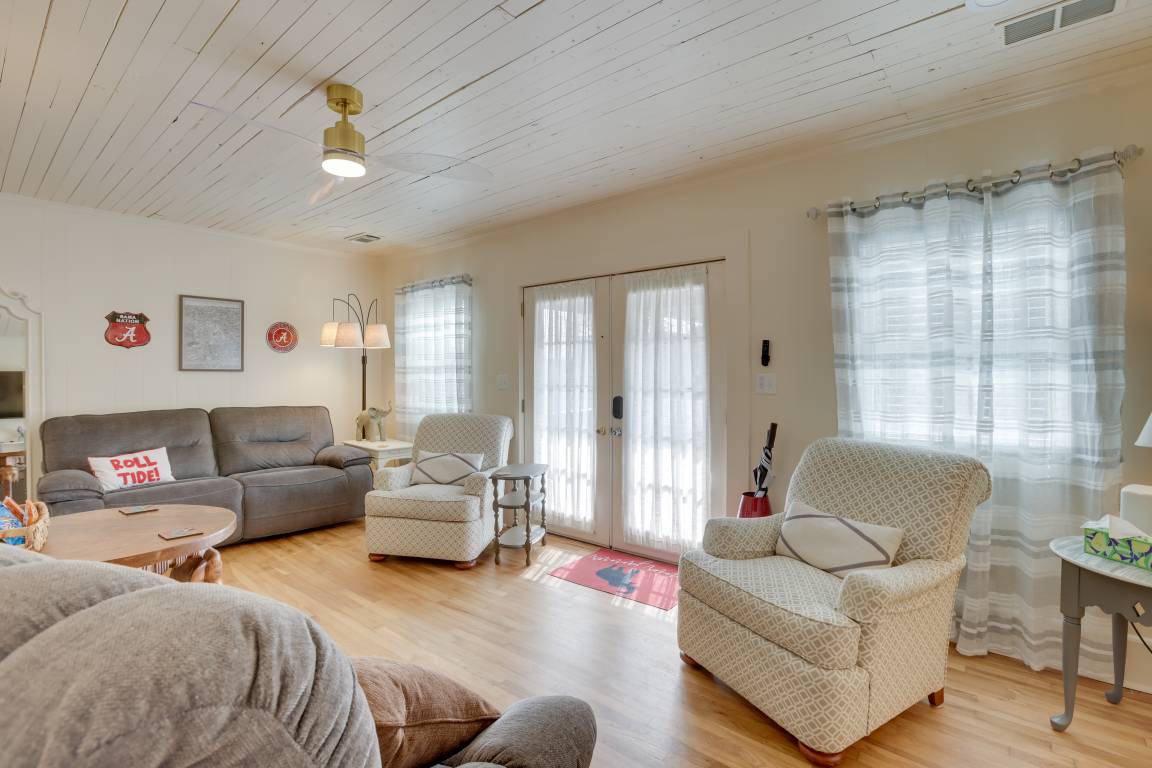 111 M² Ferienhaus ∙ 3 Schlafzimmer ∙ 7 Gäste - Tuscaloosa, AL