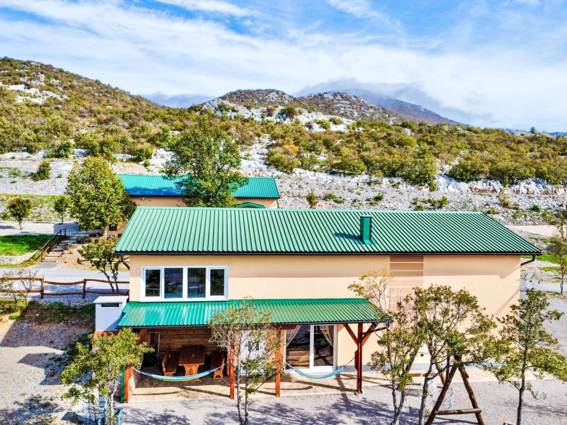 120 M² Ferienhaus ∙ 2 Schlafzimmer ∙ 5 Gäste - Karlobag