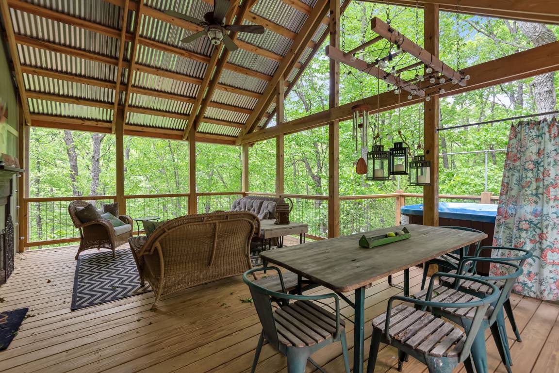 Cottage ∙ 2 Bedrooms ∙ 4 Guests - West Jefferson, NC