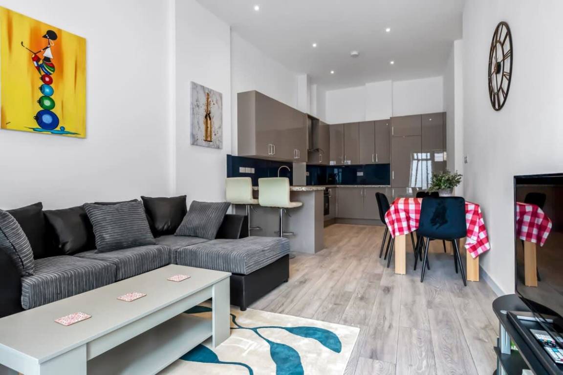 46 M² Apartment ∙ 1 Bedroom ∙ 2 Guests - Woking
