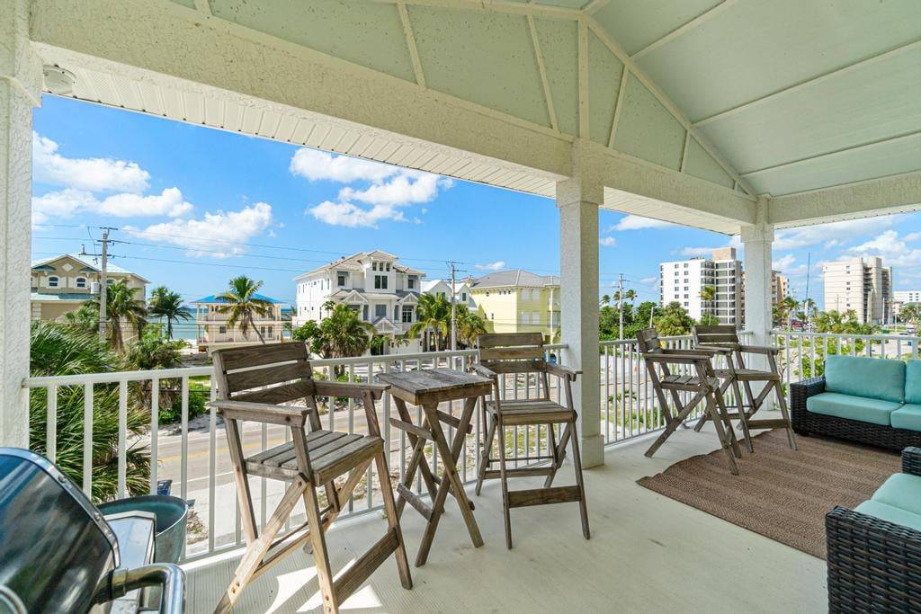 260 M² House ∙ 4 Bedrooms ∙ 14 Guests - Bonita Springs, FL