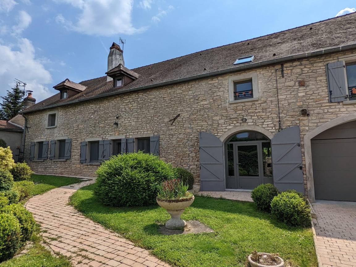 70 M² Cottage ∙ 3 Bedrooms ∙ 6 Guests - Beaune