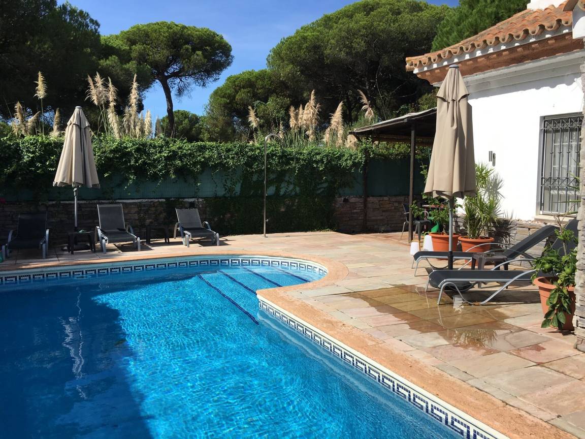 200 M² Villa ∙ 4 Habitaciones ∙ 8 Huéspedes - Huelva