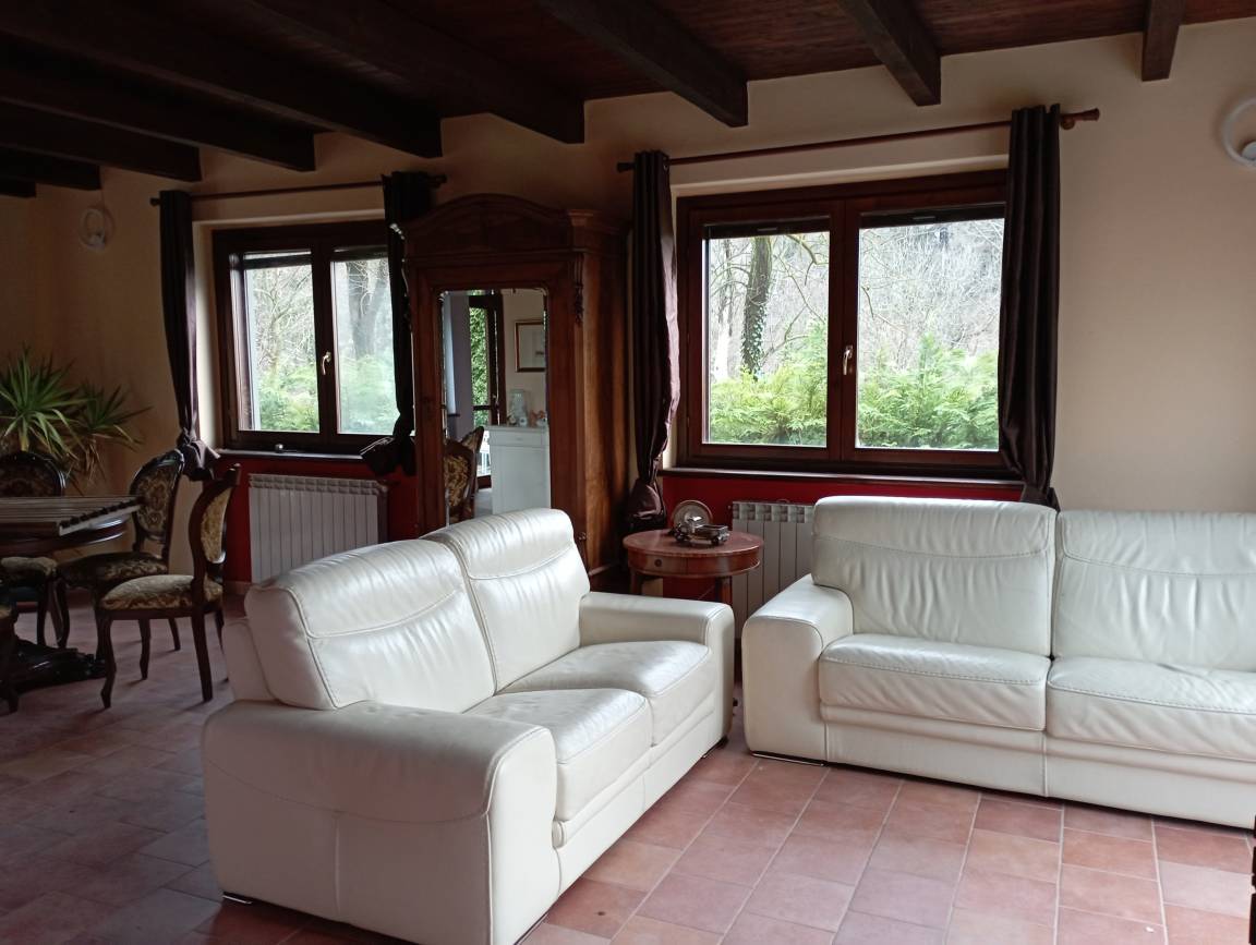 186 M² Huoneisto ∙ 2 Makuuhuonetta ∙ 4 Vierasta - Rondissone