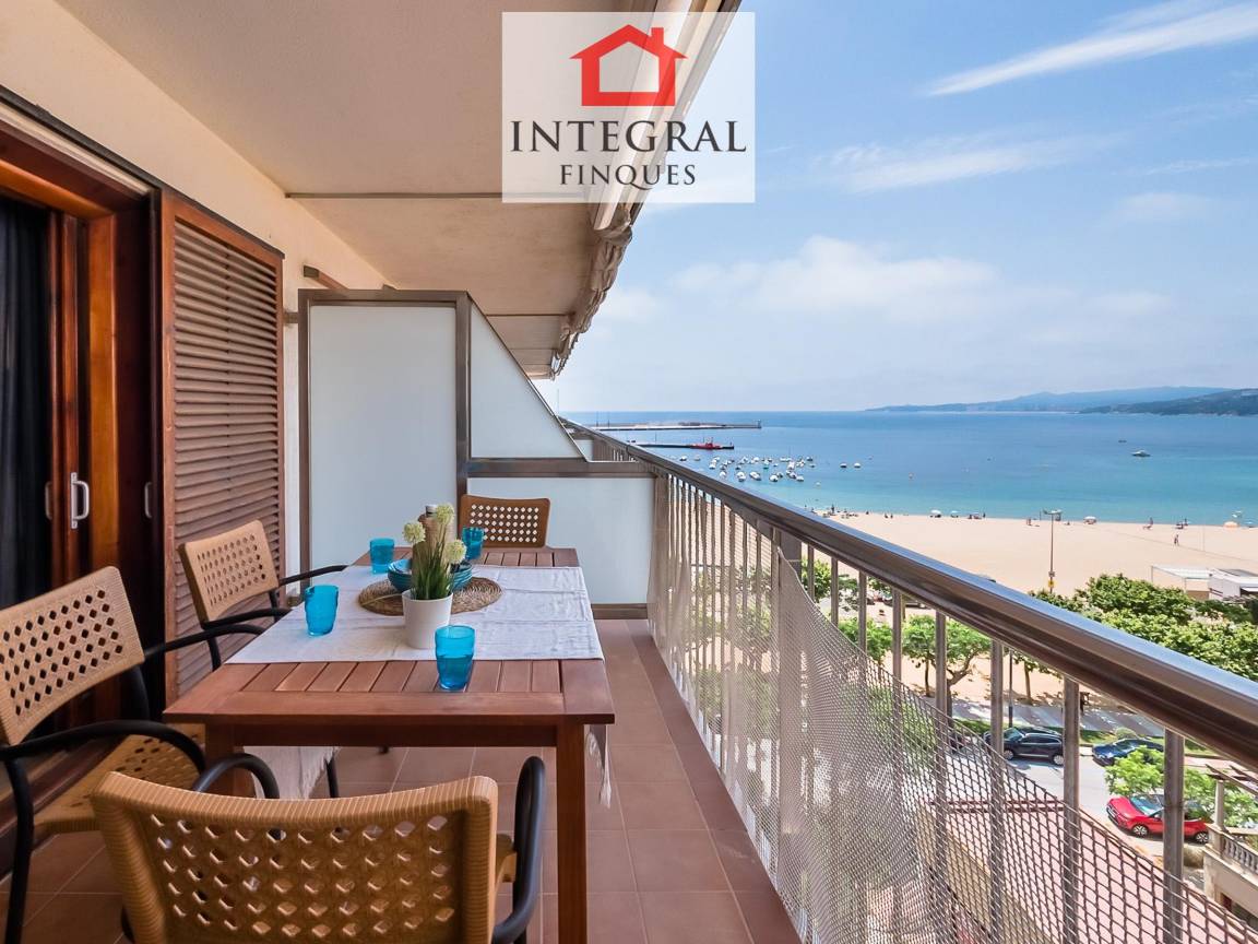 75 M² Apartment ∙ 2 Bedrooms ∙ 4 Guests - Palamós