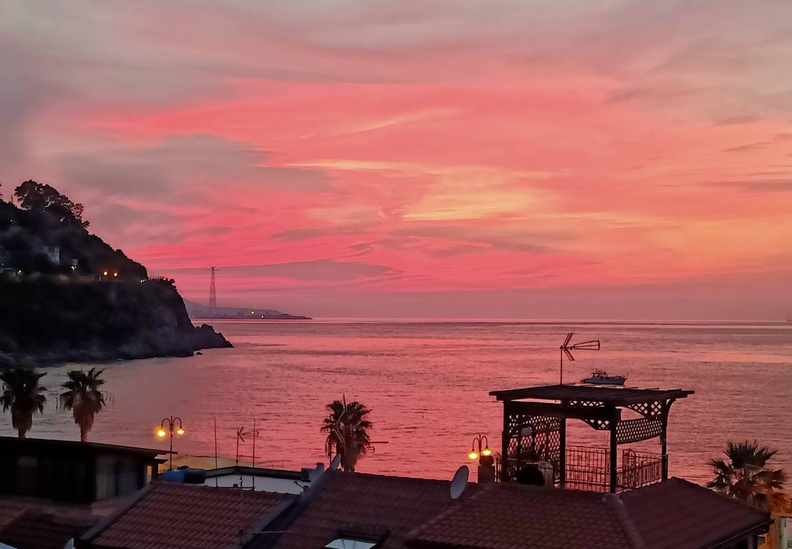 65 M² Appartamento Vacanza ∙ 1 Camera Da Letto ∙ 4 Ospiti - Villa San Giovanni