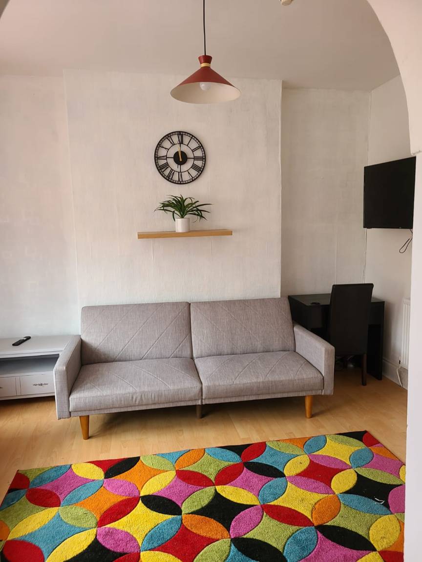 75 M² Apartment ∙ 2 Bedrooms ∙ 3 Guests - Newport