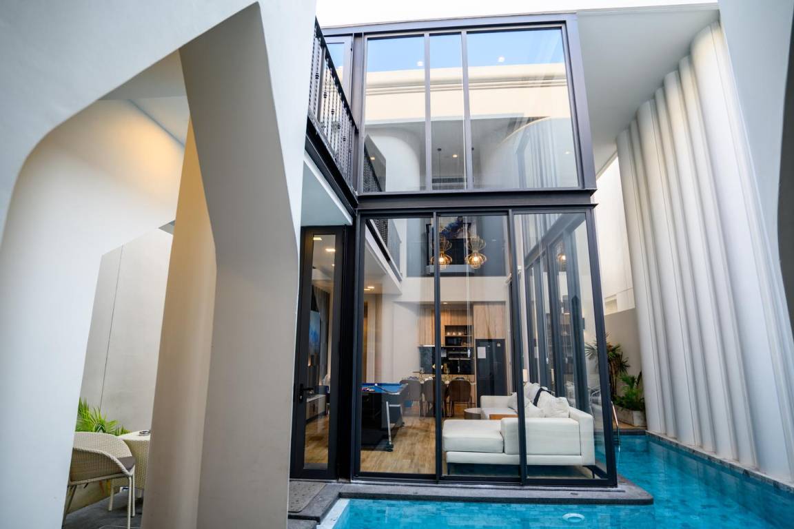 320 M² Villa ∙ 4 Bedrooms ∙ 10 Guests - Pattaya City