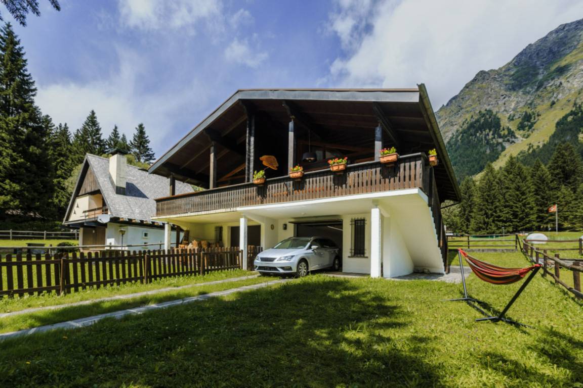 120 M² House ∙ 2 Bedrooms ∙ 5 Guests - Switzerland