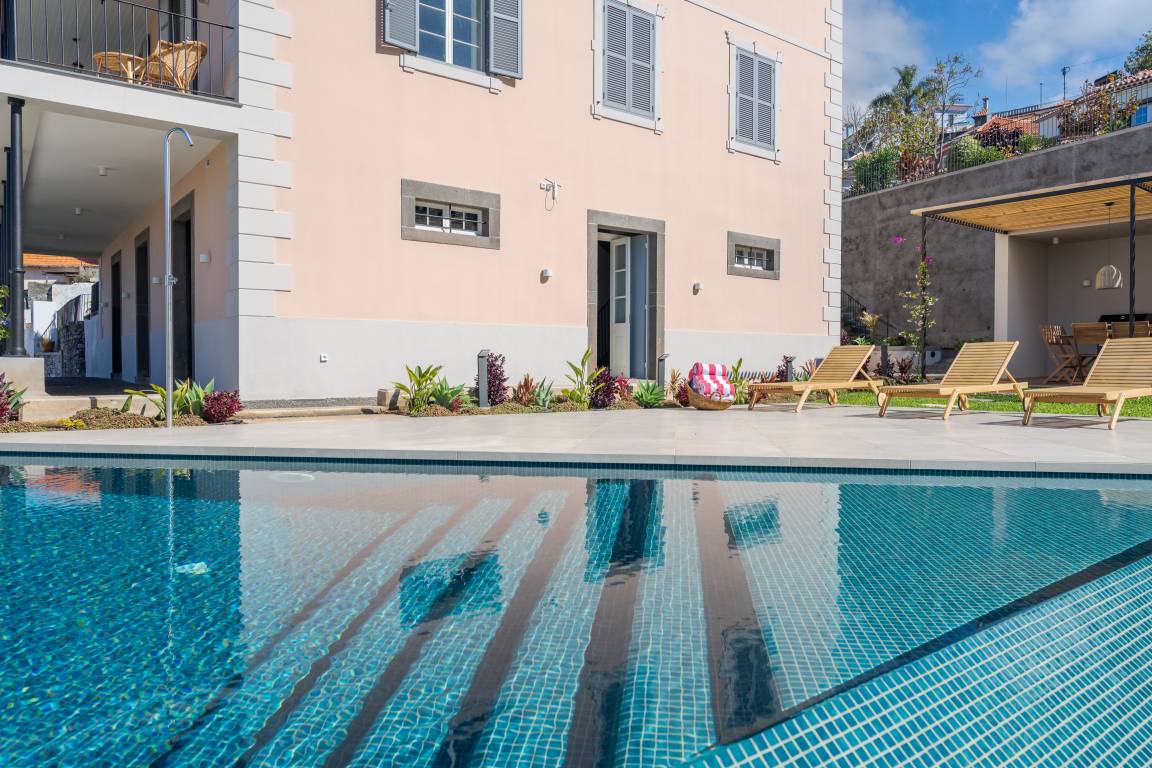 1000 M² Apartment ∙ 7 Bedrooms ∙ 14 Guests - Monte