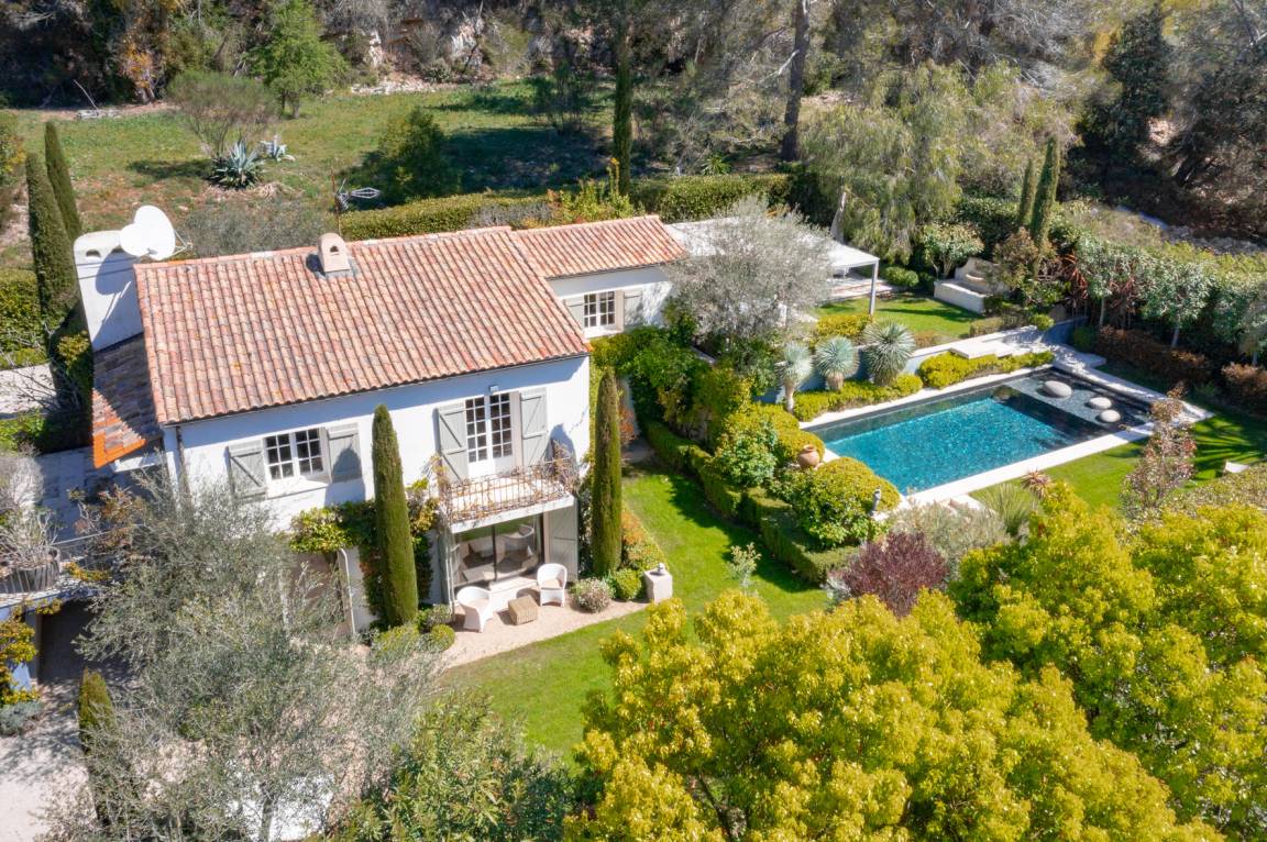 200 M² Villa ∙ 4 Chambres ∙ 8 Personnes - Mougins