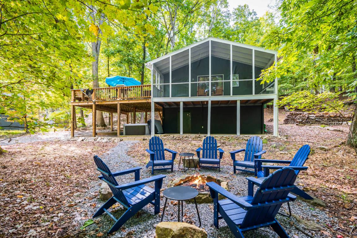 71 M² Cabin ∙ 2 Bedrooms ∙ 7 Guests - Berkeley Springs, WV